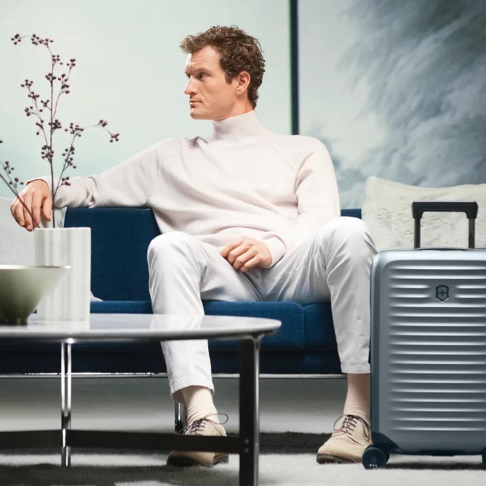 Joyful jet-setter gifts | Victorinox Japan